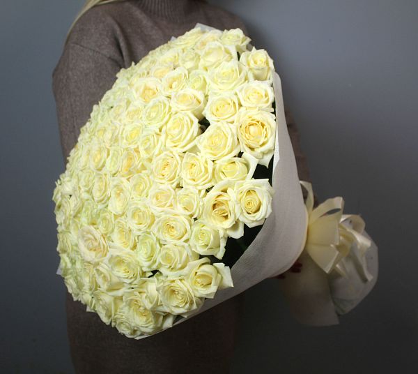 101 роза: купить в Москве недорогие букеты из 101 розы с доставкой, цены