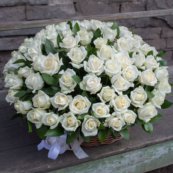 101 роза: купить в Москве недорогие букеты из 101 розы с доставкой, цены